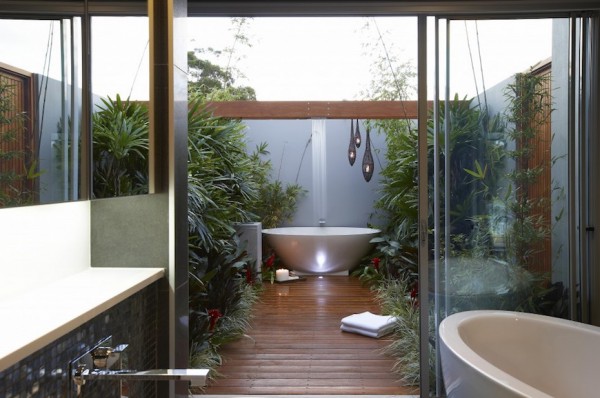 10 Eye-Catching Tropical Bathroom Décor Ideas That Will Mesmerize You