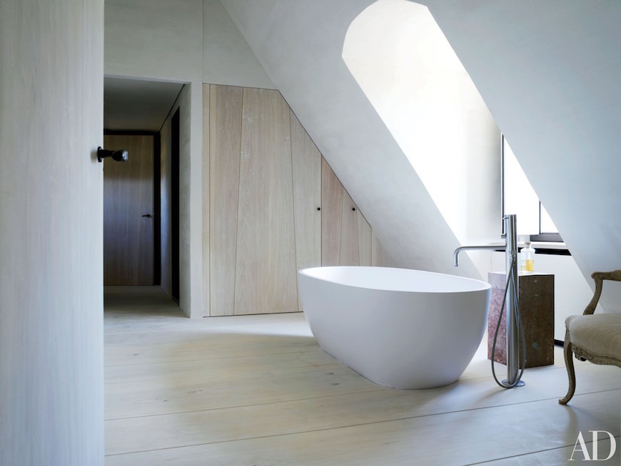 10 Astonishing Ideas to 'Spa Up' Your Luxury White Bathroom