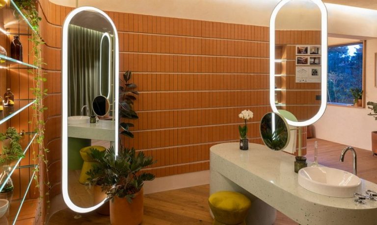 Inside The Trendy Open-Concept Bathroom Design By Comité de Proyectos